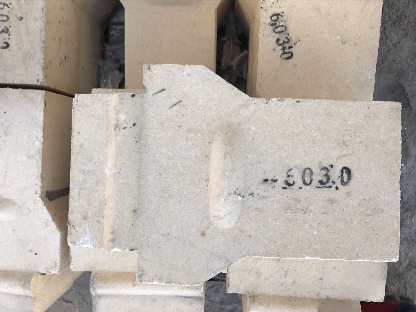 Hot Air Furnace Lightweight Fire Brick , Kiln Fired Bricks With Low ...